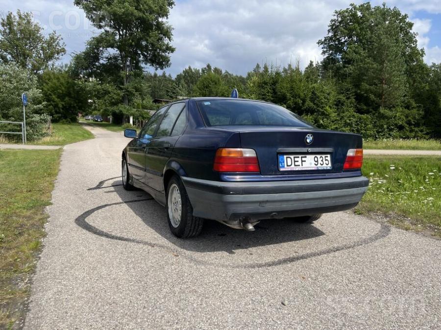 Blue BMW 316 1993 in Jelgava, with an engine capacity of 1.60 L and mileage of 300 thousand km for 1350 €, photo 6 on AUTOMOTO.COM.LV