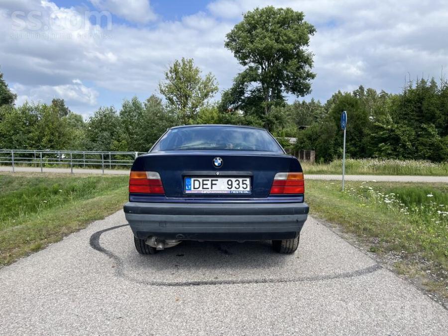 Blue BMW 316 1993 in Jelgava, with an engine capacity of 1.60 L and mileage of 300 thousand km for 1350 €, photo 7 on AUTOMOTO.COM.LV