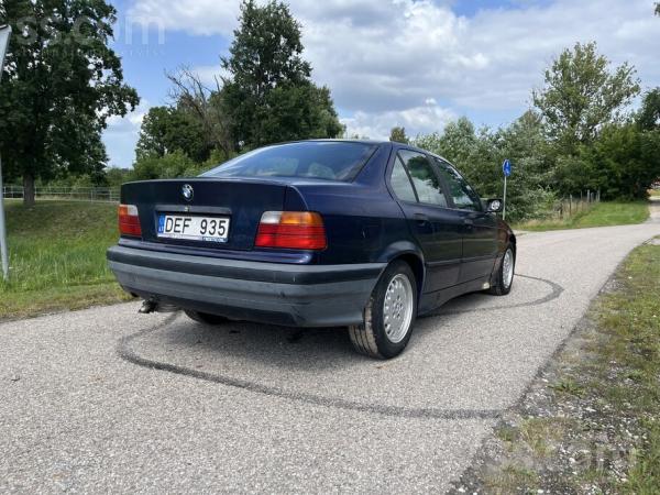 Blue BMW 316 1993 in Jelgava, with an engine capacity of 1.60 L and mileage of 300 thousand km for 1350 €, photo 7 on AUTOMOTO.COM.LV