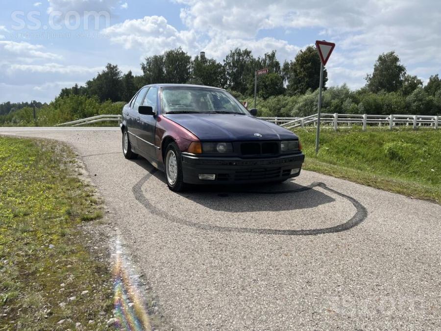 Blue BMW 316 1993 in Jelgava, with an engine capacity of 1.60 L and mileage of 300 thousand km for 1350 €, photo 10 on AUTOMOTO.COM.LV