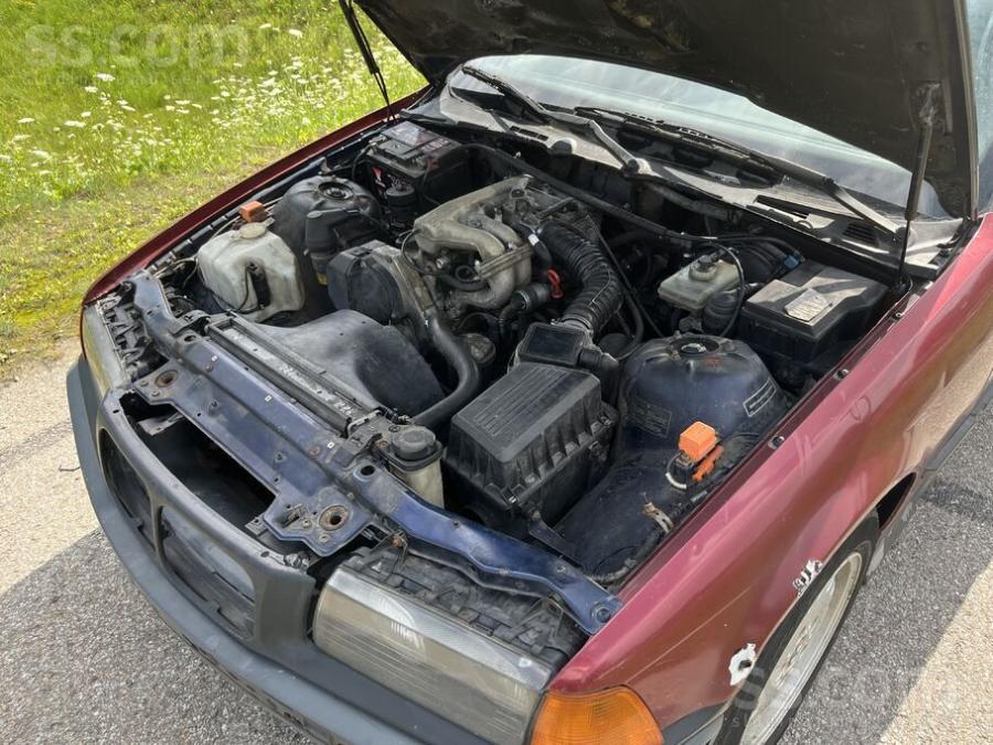 Blue BMW 316 1993 in Jelgava, with an engine capacity of 1.60 L and mileage of 300 thousand km for 1350 €, photo 12 on AUTOMOTO.COM.LV