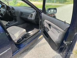 Blue BMW 316 1993 in Jelgava, with an engine capacity of 1.60 L and mileage of 300 thousand km for 1350 €, photo 23 on AUTOMOTO.COM.LV
