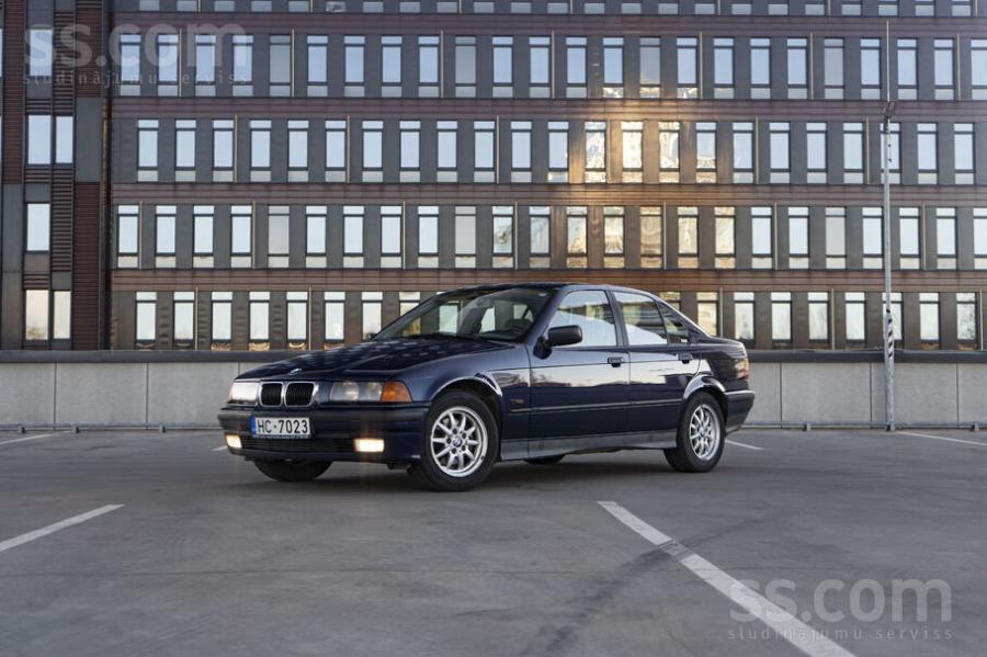 Zils BMW 316 1996 Jelgava, ar dzinēja tilpumu 1.60 L un nobraukumu 282 tūkst. km par 3200 €, foto 1 vietnē AUTOMOTO.COM.LV