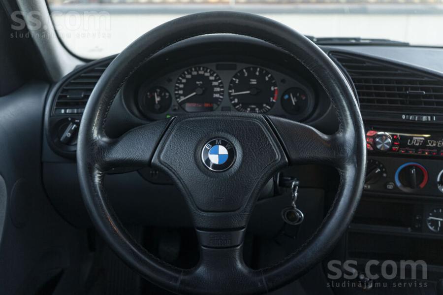 Zils BMW 316 1996 Jelgava, ar dzinēja tilpumu 1.60 L un nobraukumu 282 tūkst. km par 3200 €, foto 17 vietnē AUTOMOTO.COM.LV