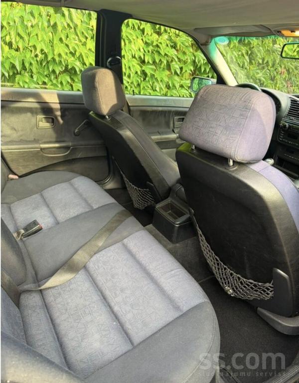 Zils BMW 316 1998 Rīga, ar dzinēja tilpumu 1.60 L un nobraukumu 296 tūkst. km par 3950 €, foto 8 vietnē AUTOMOTO.COM.LV