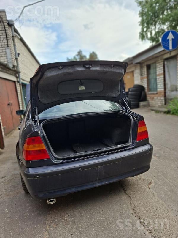 Blue BMW 316 2002 in Riga, with an engine capacity of 1.80 L and mileage of 338 thousand km for 1799 €, photo 7 on AUTOMOTO.COM.LV