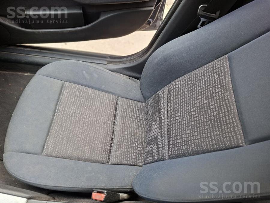 Blue BMW 316 2002 in Riga, with an engine capacity of 1.80 L and mileage of 338 thousand km for 1799 €, photo 12 on AUTOMOTO.COM.LV
