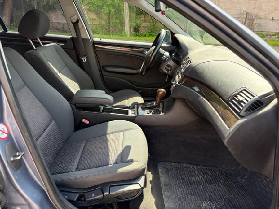 Zils BMW 316 2004 Narva, ar dzinēja tilpumu 1.80 L un nobraukumu 317 tūkst. km par 1099 €, foto 8 vietnē AUTOMOTO.COM.LV