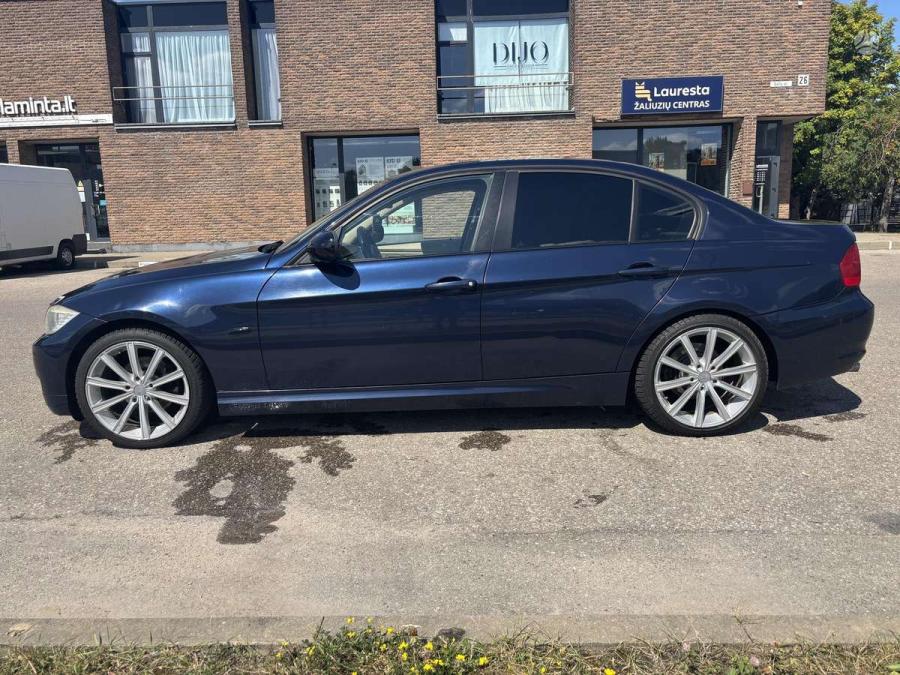 Blue BMW 316 2011 in Kaunas, with an engine capacity of 2.00 L and mileage of 328 thousand km for 4500 €, photo 4 on AUTOMOTO.COM.LV
