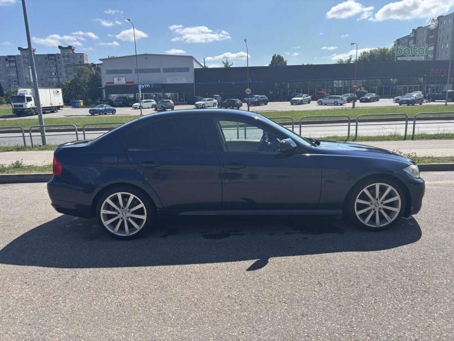 Blue BMW 316 2011 in Kaunas, with an engine capacity of 2.00 L and mileage of 328 thousand km for 4500 €, photo 7 on AUTOMOTO.COM.LV