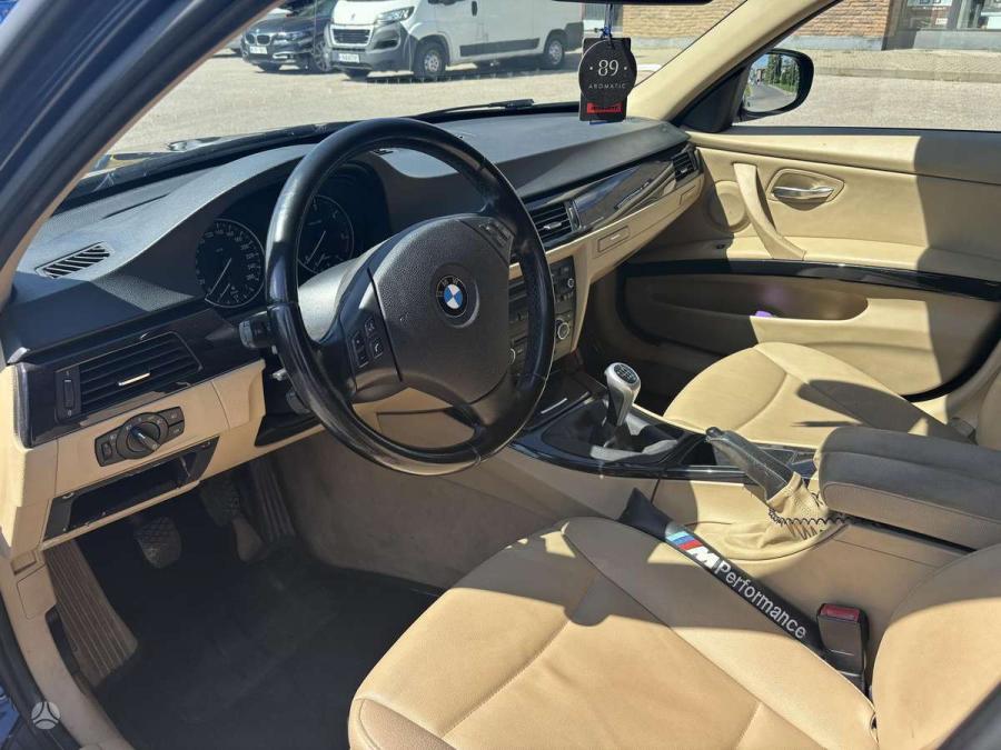 Blue BMW 316 2011 in Kaunas, with an engine capacity of 2.00 L and mileage of 328 thousand km for 4500 €, photo 8 on AUTOMOTO.COM.LV