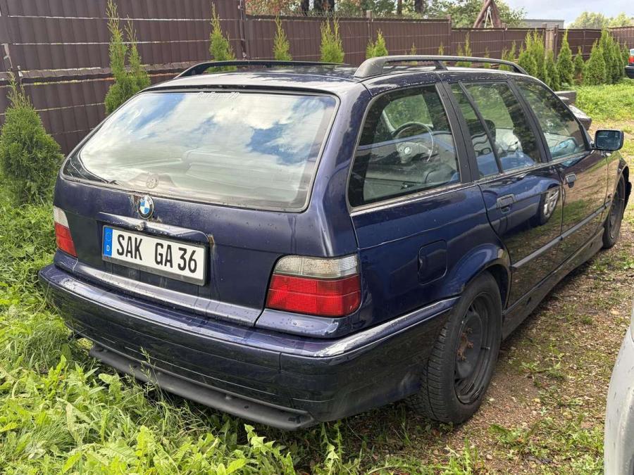 Blue BMW 316 1997 in Kretinga, with an engine capacity of 1.60 L and mileage of 300 thousand km for 1499 €, photo 6 on AUTOMOTO.COM.LV