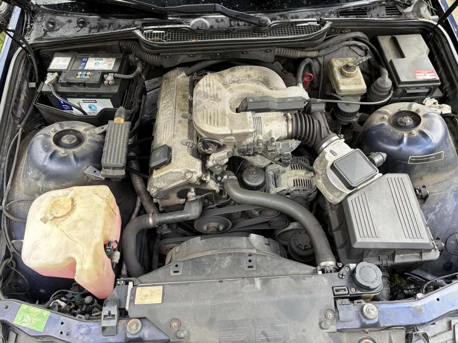 Blue BMW 316 1997 in Kretinga, with an engine capacity of 1.60 L and mileage of 300 thousand km for 1499 €, photo 15 on AUTOMOTO.COM.LV