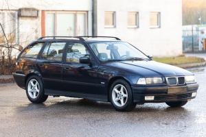 Zils BMW 316 1998 Rīga, ar dzinēja tilpumu 1.60 L un nobraukumu 204 tūkst. km par 2500 €, foto  vietnē AUTOMOTO.COM.LV