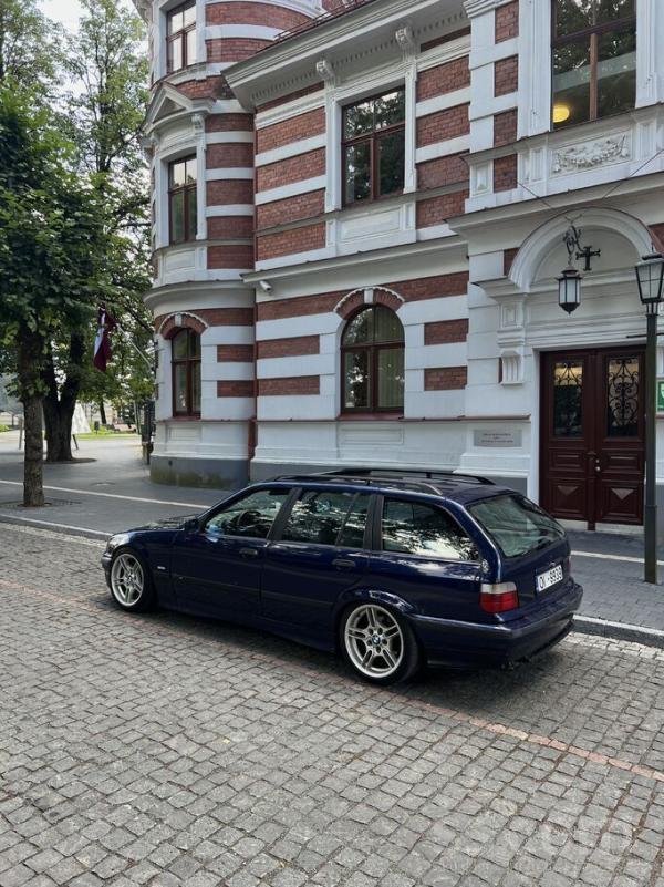 Синий БМВ 316 1998 в Валмиера, объемом двигателя 1.60 л и пробегом 255 тыс. км за 3300 €, фото 1 на AUTOMOTO.COM.LV