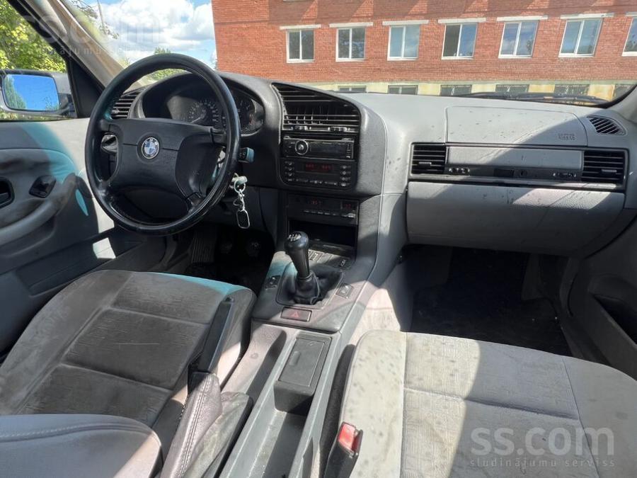 Zils BMW 316 1999 Ogre, ar dzinēja tilpumu 1.60 L un nobraukumu 214 tūkst. km par 1600 €, foto 12 vietnē AUTOMOTO.COM.LV