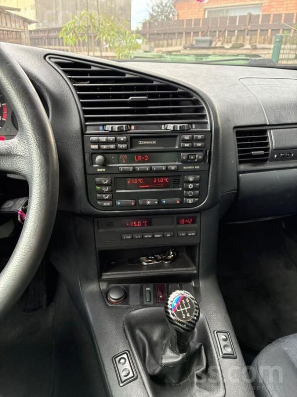 Zils BMW 316 1999 Tukums, ar dzinēja tilpumu 1.60 L un nobraukumu 250 tūkst. km par 4000 €, foto 7 vietnē AUTOMOTO.COM.LV