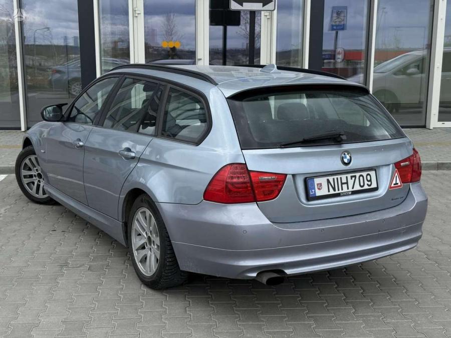 Blue BMW 316 2012 in Vilnius, with an engine capacity of 2.00 L and mileage of 349 thousand km for 2800 €, photo 5 on AUTOMOTO.COM.LV