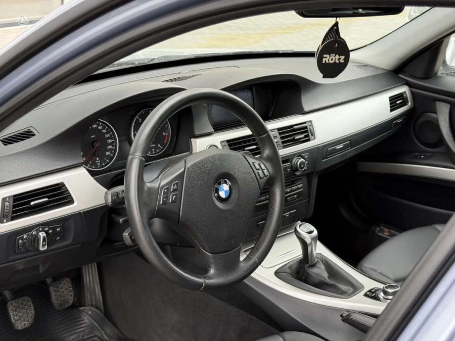 Blue BMW 316 2012 in Vilnius, with an engine capacity of 2.00 L and mileage of 349 thousand km for 2800 €, photo 7 on AUTOMOTO.COM.LV