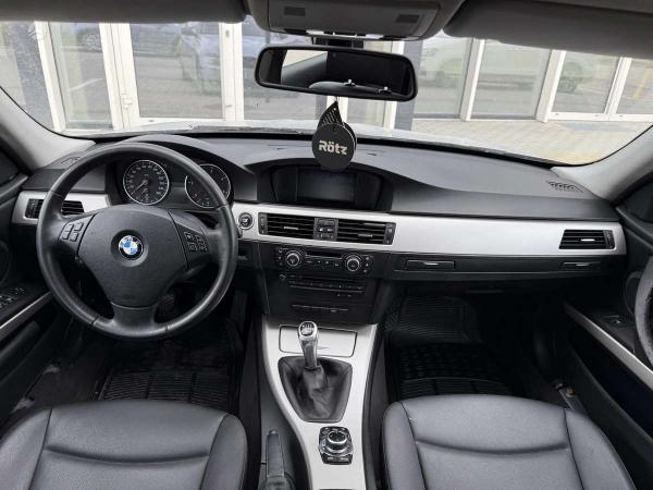 Blue BMW 316 2012 in Vilnius, with an engine capacity of 2.00 L and mileage of 349 thousand km for 2800 €, photo 10 on AUTOMOTO.COM.LV