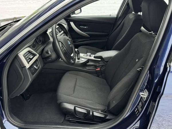 Blue BMW 316 2018 in Riga, with an engine capacity of 2.00 L and mileage of 92 thousand km for 12900 €, photo 9 on AUTOMOTO.COM.LV