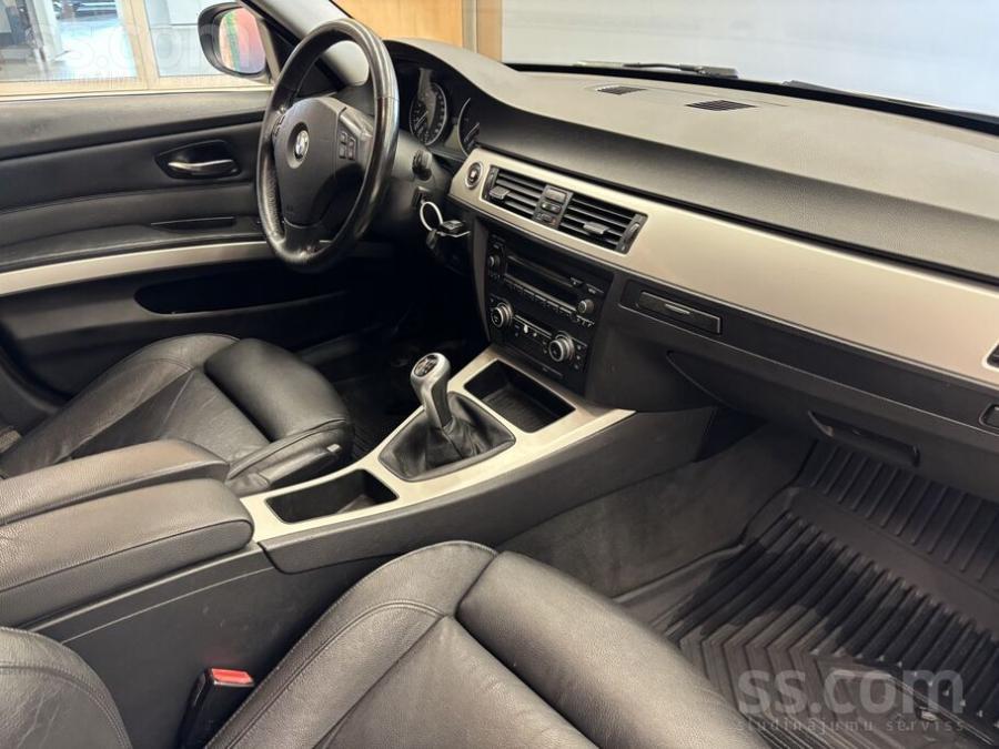 Brown BMW 316 2009 in Riga, with an engine capacity of 2.00 L and mileage of 254 thousand km for 3500 €, photo 14 on AUTOMOTO.COM.LV