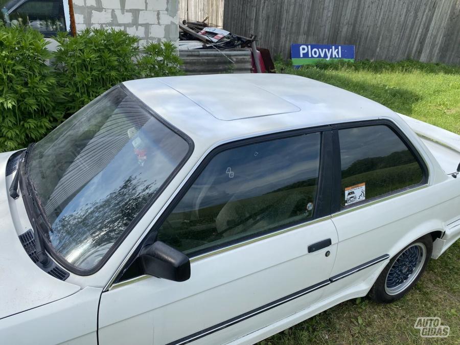 BMW 316 1988 Prienai, ar dzinēja tilpumu 1.80 L un nobraukumu 230 tūkst. km par 4299 €, foto 9 vietnē AUTOMOTO.COM.LV