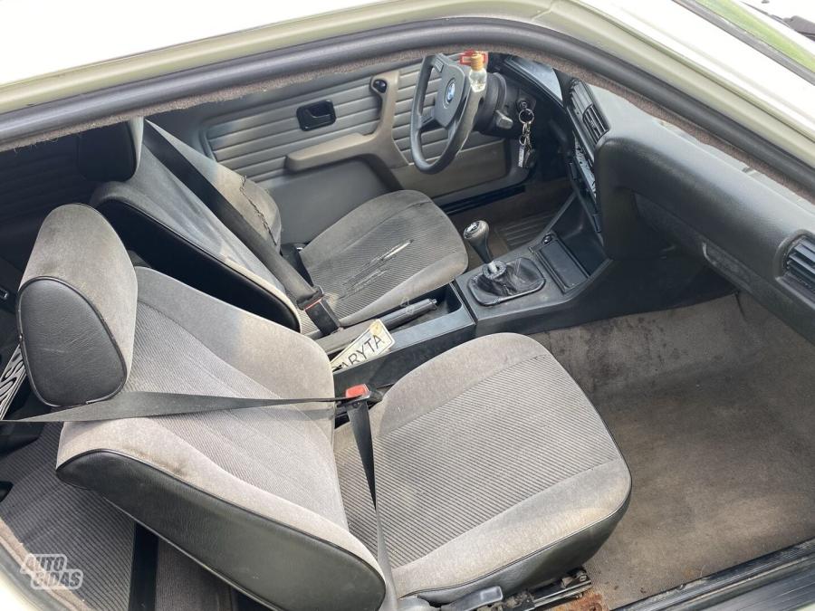 BMW 316 1988 Prienai, ar dzinēja tilpumu 1.80 L un nobraukumu 230 tūkst. km par 4299 €, foto 14 vietnē AUTOMOTO.COM.LV