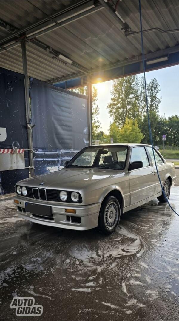 БМВ 316 1988 в Вильнюс, объемом двигателя 1.80 л и пробегом 110 тыс. км за 5700 €, фото 1 на AUTOMOTO.COM.LV