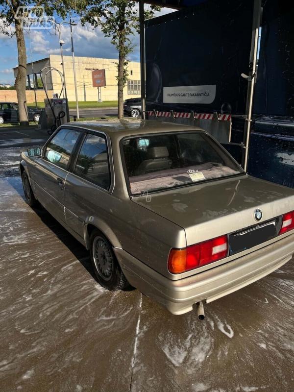 БМВ 316 1988 в Вильнюс, объемом двигателя 1.80 л и пробегом 110 тыс. км за 5700 €, фото 6 на AUTOMOTO.COM.LV