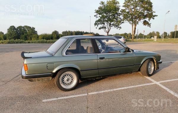 Zaļš BMW 316 1986 Jelgava, ar dzinēja tilpumu 3.00 L un nobraukumu 273 tūkst. km par 8500 €, foto 5 vietnē AUTOMOTO.COM.LV