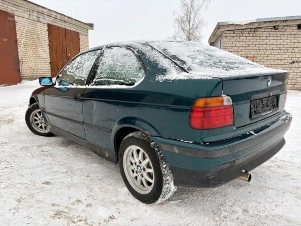 Green BMW 316 1995 in Daugavpils, with an engine capacity of 1.60 L and mileage of 306 thousand km for 1400 €, photo 4 on AUTOMOTO.COM.LV