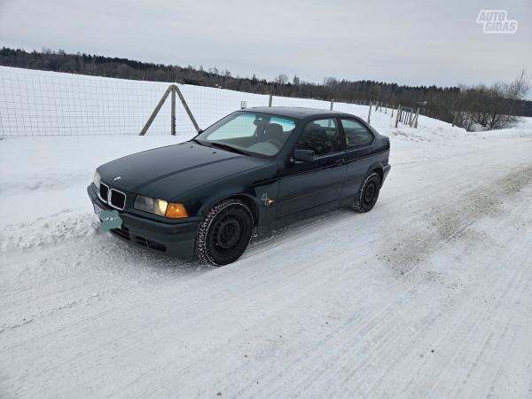Green BMW 316 1995 in Silute, with an engine capacity of 1.80 L and mileage of 272 thousand km for 1399 €, photo 3 on AUTOMOTO.COM.LV