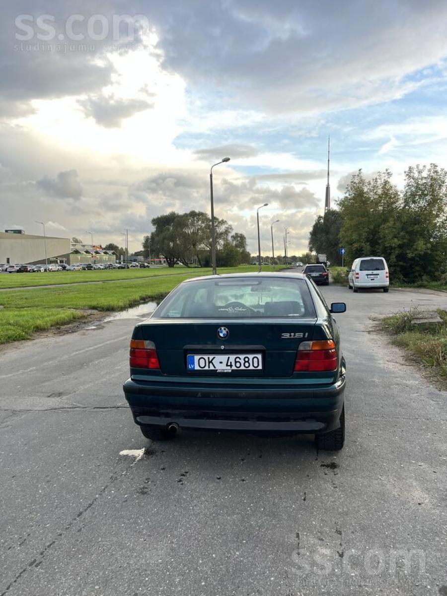 Zaļš BMW 316 1995 Rīga, ar dzinēja tilpumu 1.60 L un nobraukumu 318 tūkst. km par 2550 €, foto 4 vietnē AUTOMOTO.COM.LV