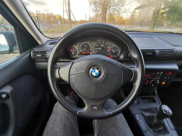 Green BMW 316 2000 in Kuldiga, with an engine capacity of 1.90 L and mileage of 189 thousand km for 1950 €, photo 6 on AUTOMOTO.COM.LV