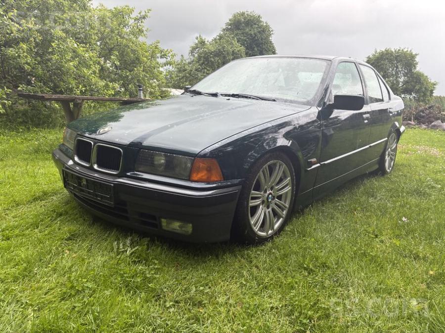 Green BMW 316 1995 in Jelgava, with an engine capacity of 2.50 L and mileage of 161 thousand km for 3250 €, photo 3 on AUTOMOTO.COM.LV