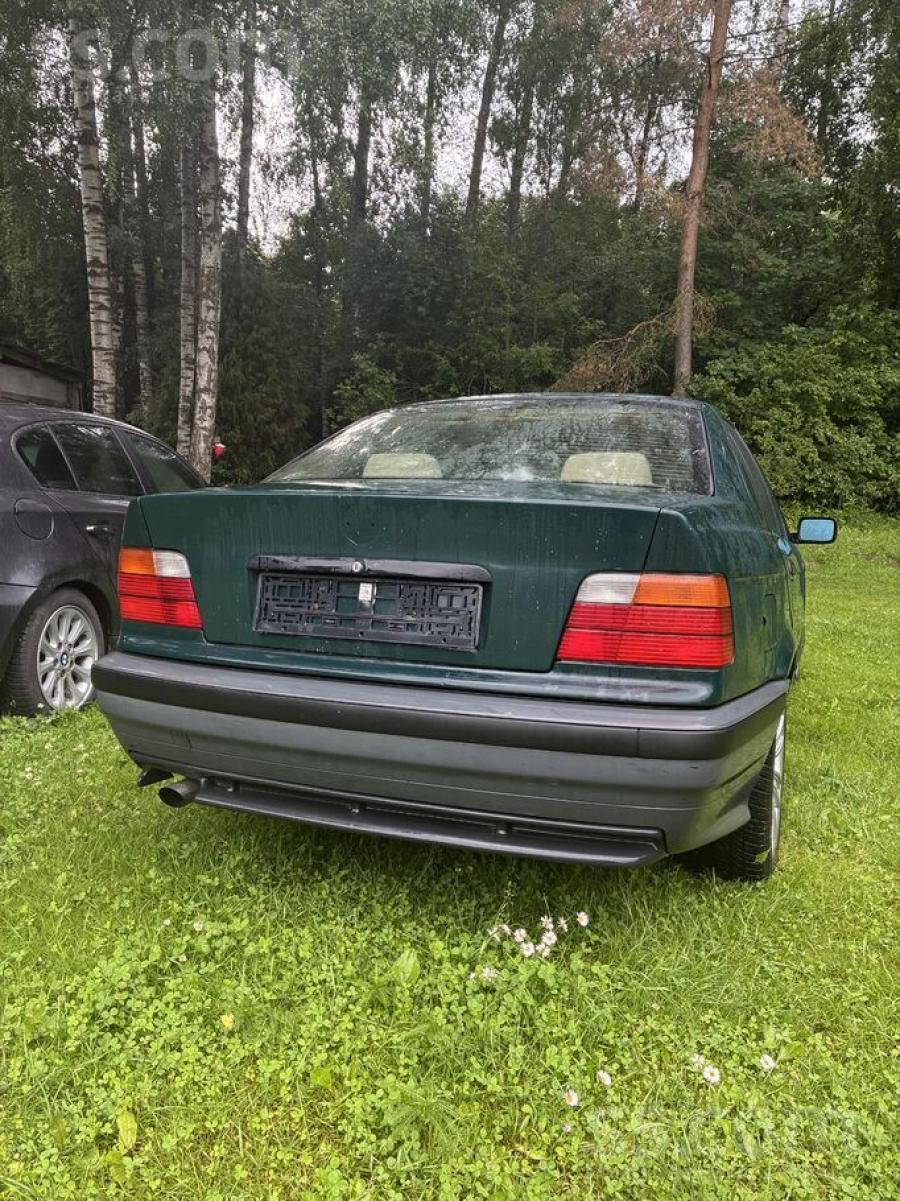 Green BMW 316 1995 in Jelgava, with an engine capacity of 2.50 L and mileage of 161 thousand km for 3250 €, photo 7 on AUTOMOTO.COM.LV