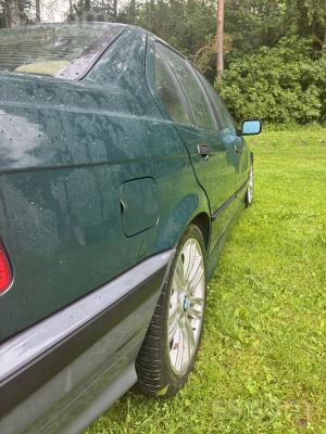 Green BMW 316 1995 in Jelgava, with an engine capacity of 2.50 L and mileage of 161 thousand km for 3250 €, photo 9 on AUTOMOTO.COM.LV