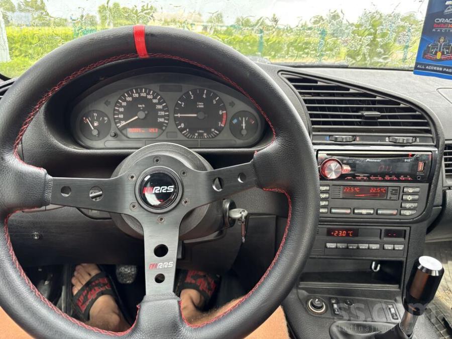 Green BMW 316 1996 in Talsi, with an engine capacity of 2.00 L and mileage of 191 thousand km for 3050 €, photo 12 on AUTOMOTO.COM.LV