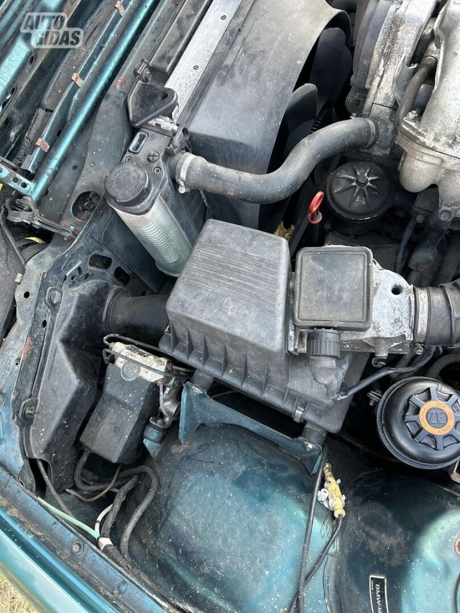 Zaļš BMW 316 1993 Alīta, ar dzinēja tilpumu 1.60 L un nobraukumu 160 tūkst. km par 1550 €, foto 15 vietnē AUTOMOTO.COM.LV