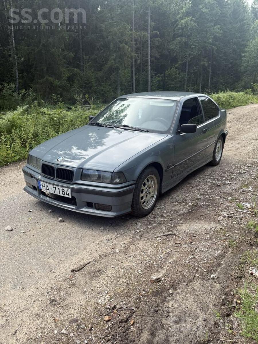Pelēks BMW 316 1995 Tukums, ar dzinēja tilpumu 1.60 L un nobraukumu 300 tūkst. km par 2450 €, foto 3 vietnē AUTOMOTO.COM.LV