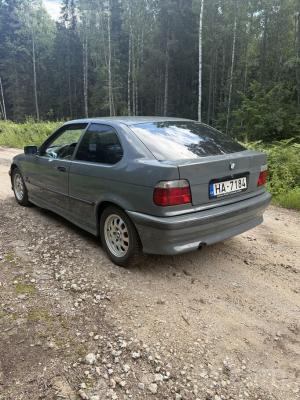 Pelēks BMW 316 1995 Tukums, ar dzinēja tilpumu 1.60 L un nobraukumu 300 tūkst. km par 2450 €, foto 4 vietnē AUTOMOTO.COM.LV