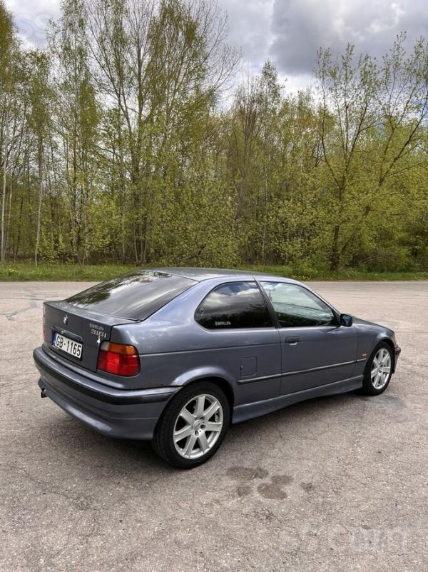 Grey BMW 316 1999 in Riga, with an engine capacity of 1.60 L and mileage of 194 thousand km for 3300 €, photo 4 on AUTOMOTO.COM.LV