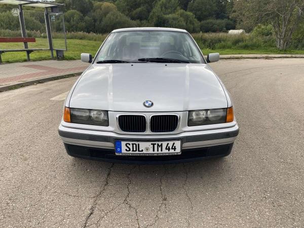 Grey BMW 316 1999 in Telschi, with an engine capacity of 1.90 L and mileage of 134 thousand km for 2200 €, photo 1 on AUTOMOTO.COM.LV