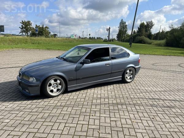 BMW 316 1998 in Liepaja on AUTOMOTO.COM.LV Grey BMW 316 1998 in Liepaja, with an engine capacity of 3.00 L and mileage of 214 thousand km for 6700 €, photo 3 on AUTOMOTO.COM.LV