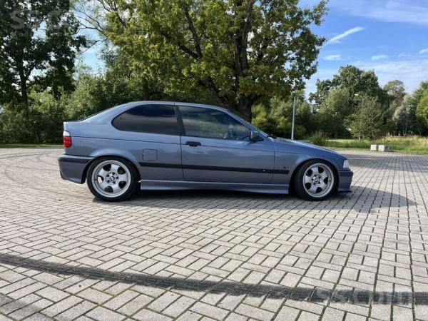 BMW 316 1998 in Liepaja on AUTOMOTO.COM.LV Grey BMW 316 1998 in Liepaja, with an engine capacity of 3.00 L and mileage of 214 thousand km for 6700 €, photo 4 on AUTOMOTO.COM.LV