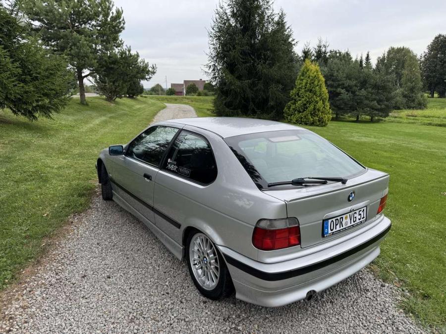 Pelēks BMW 316 2000 Kelmė, ar dzinēja tilpumu 1.90 L un nobraukumu 276 tūkst. km par 2250 €, foto 5 vietnē AUTOMOTO.COM.LV