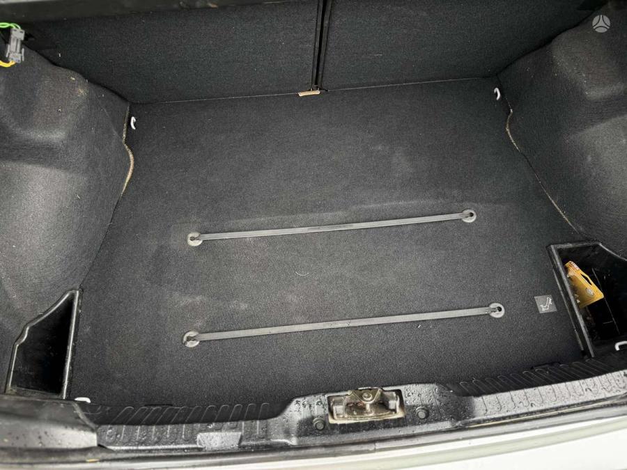 Pelēks BMW 316 2000 Kelmė, ar dzinēja tilpumu 1.90 L un nobraukumu 276 tūkst. km par 2250 €, foto 16 vietnē AUTOMOTO.COM.LV