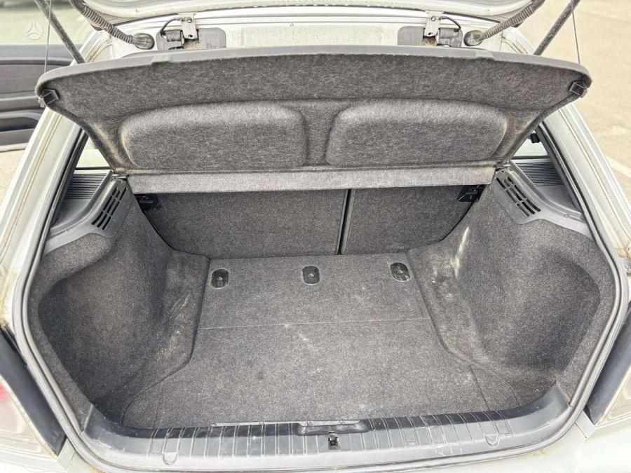 Grey BMW 316 2002 in Vilnius, with an engine capacity of 1.80 L and mileage of 250 thousand km for 1200 €, photo 11 on AUTOMOTO.COM.LV