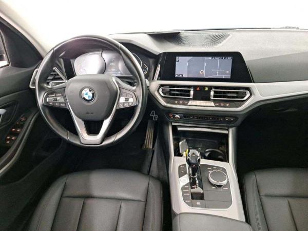 Grey BMW 316 2021 in Vilnius, with an engine capacity of 2.00 L and mileage of 165 thousand km for 16350 €, photo 7 on AUTOMOTO.COM.LV